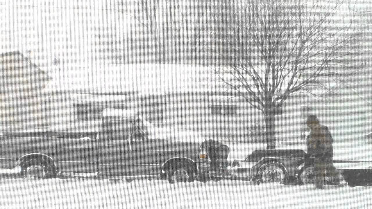 Redneck truck hauling - YouTube