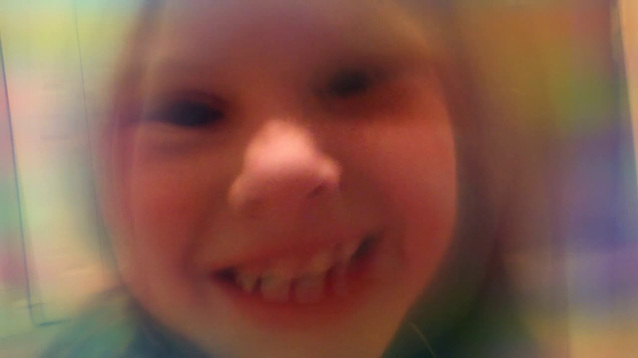 Emma poop! - YouTube