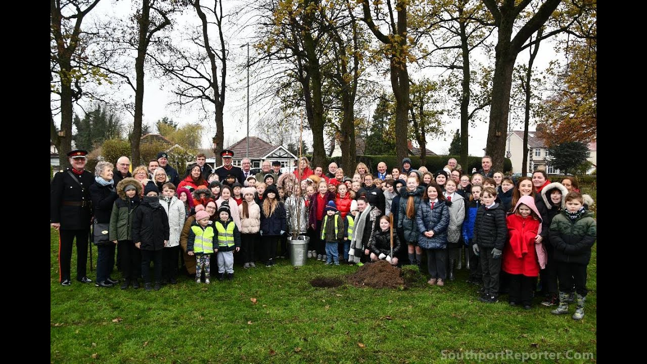 Royal Tree presentation & planting in Maghull - Bobby's Wood - Queen's ...