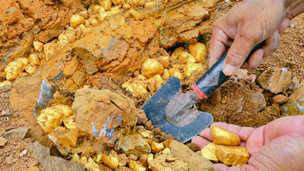 #001 Gold Hunting! Find and dig a lot of huge nuggets of gold at the ...