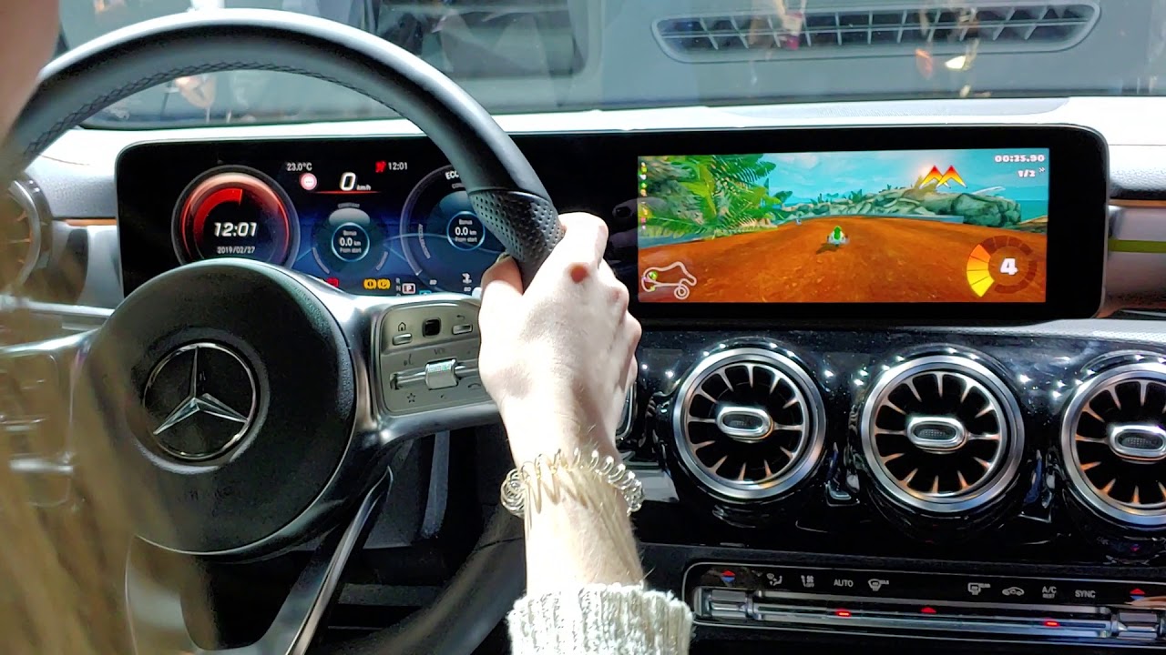 벤츠 MBUX Gaming Experinece(MWC19) - YouTube