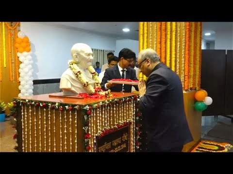 Unveiling of bust of Mahatma Gandhi by the Hon'ble Mr. Justice Ramesh ...