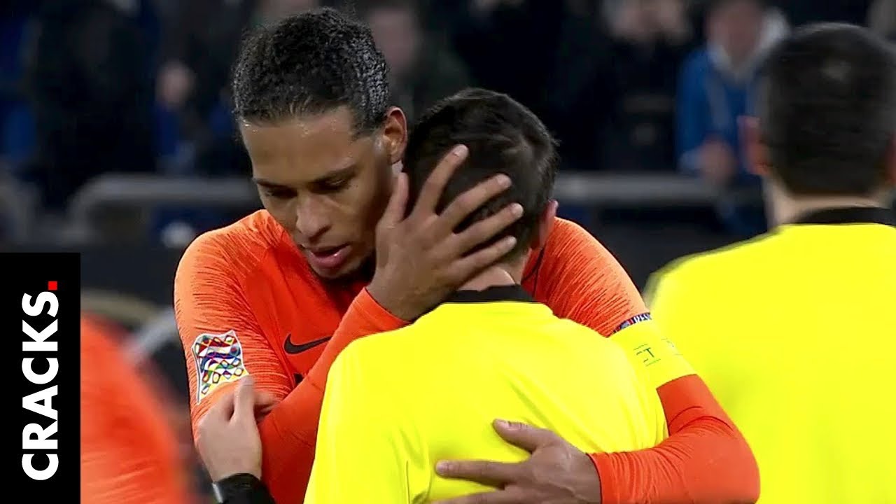 Ganó, pero en vez de celebrar, abrazó llorando al árbitro - YouTube