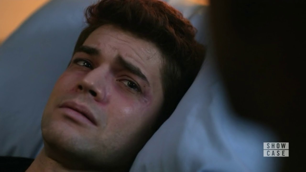 Supergirl 3x16/Kara talks to sick Alex/James talks to Winn and Lena ...