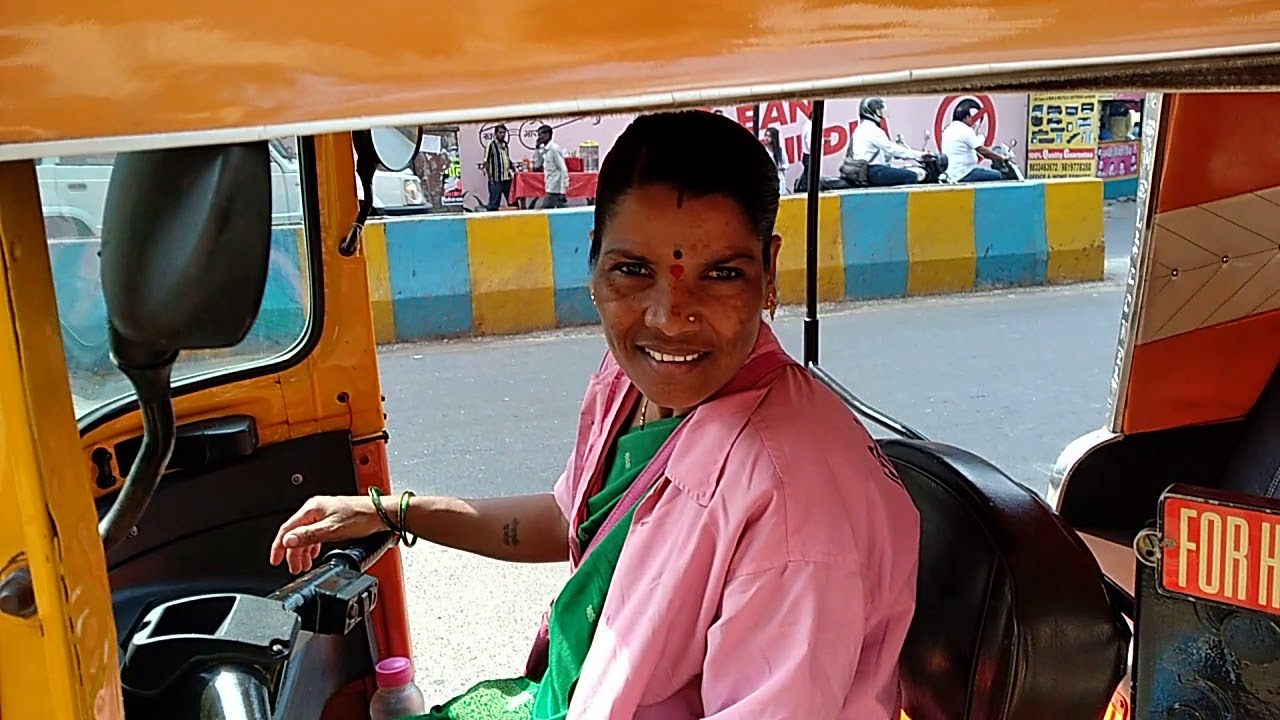 Women auto rickshaw drivers in Thane. Wow! - YouTube