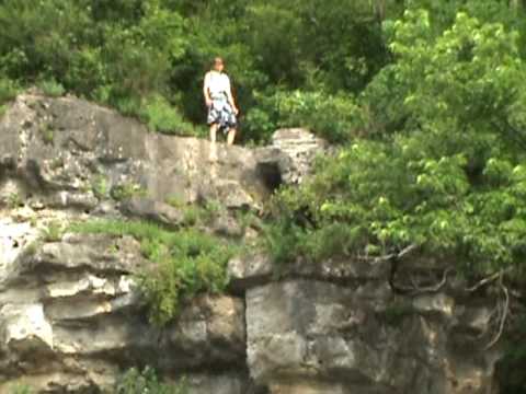 Lake of the Ozarks cliff jumping - YouTube