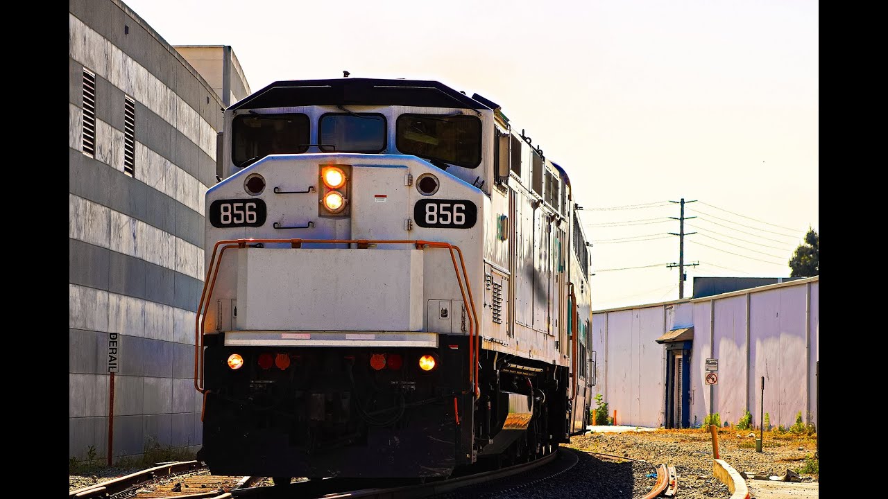 Metrolink in the Inland Empire - YouTube