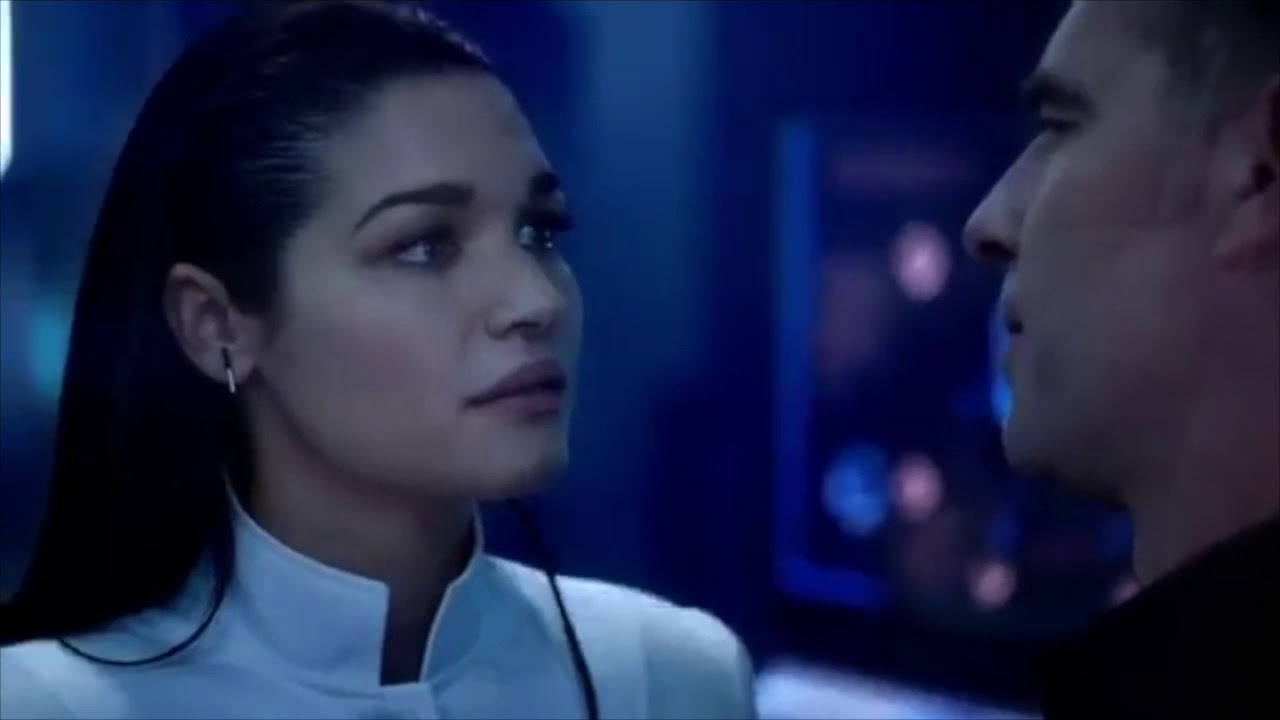 Marlize DeVoe-Praying (The Flash Season 4) - YouTube