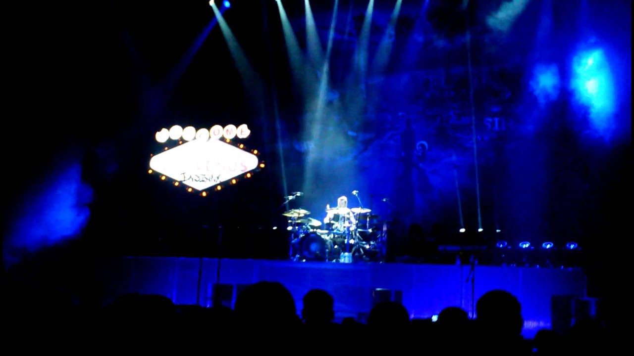 Neil Sanders Drum Solo-Three Days Grace (2/15/13) - YouTube