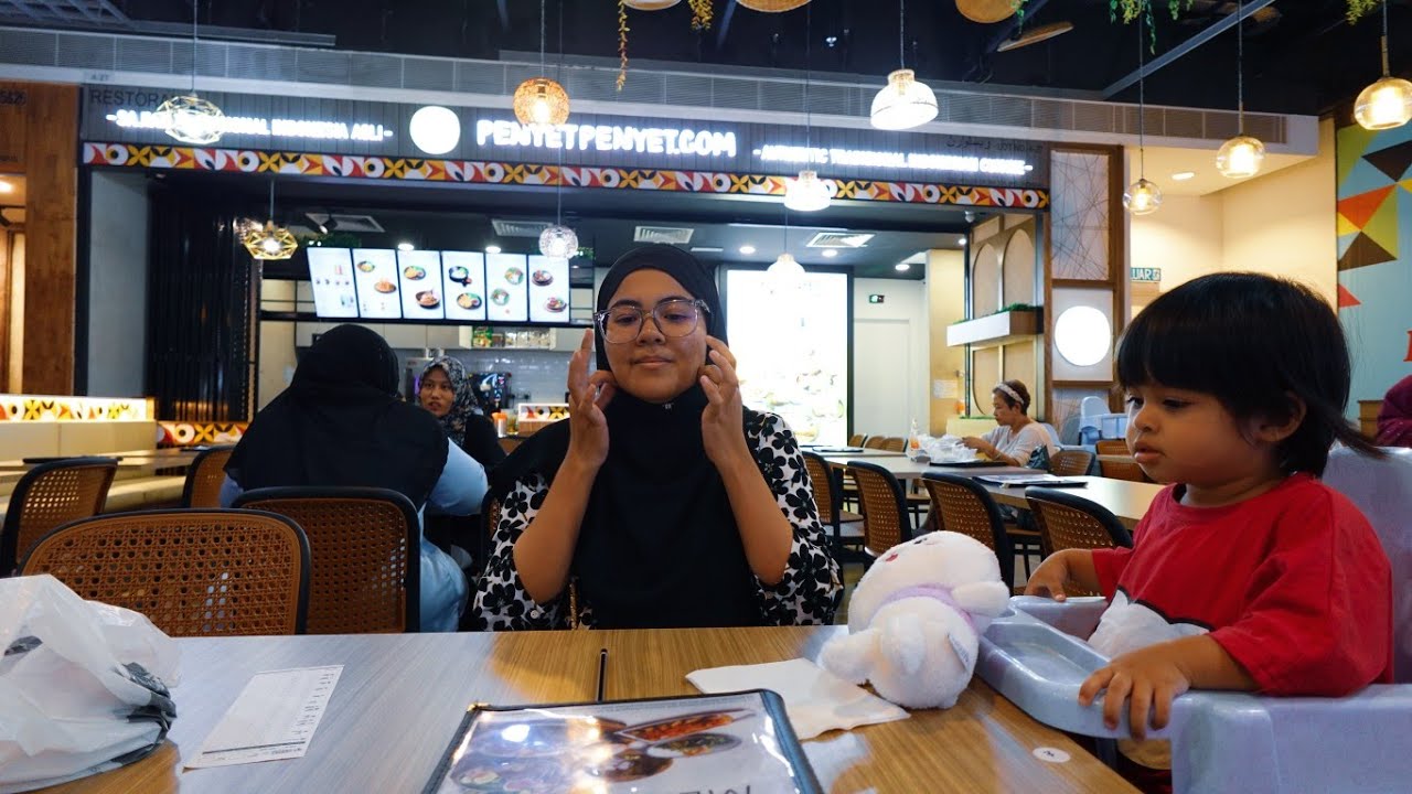 REVIEW MAKAN DI PENYETPENYET COM | AMAN CENTRAL MALL ALOR SETAR - YouTube
