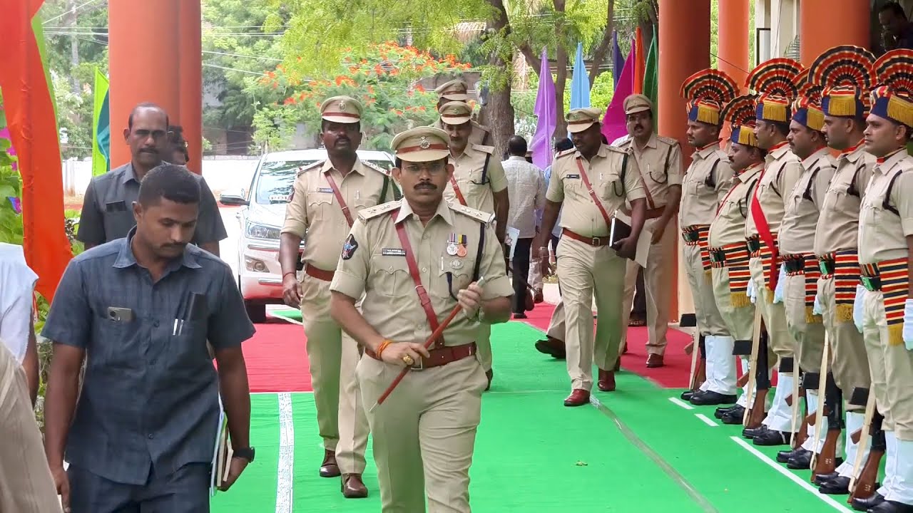 IPS KV Murali Krishna Takes Charge As Anantapur New SP | AP Police ...