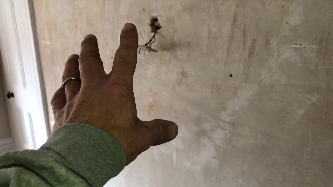 House Bashing fault finding additional socket 🤠 - YouTube