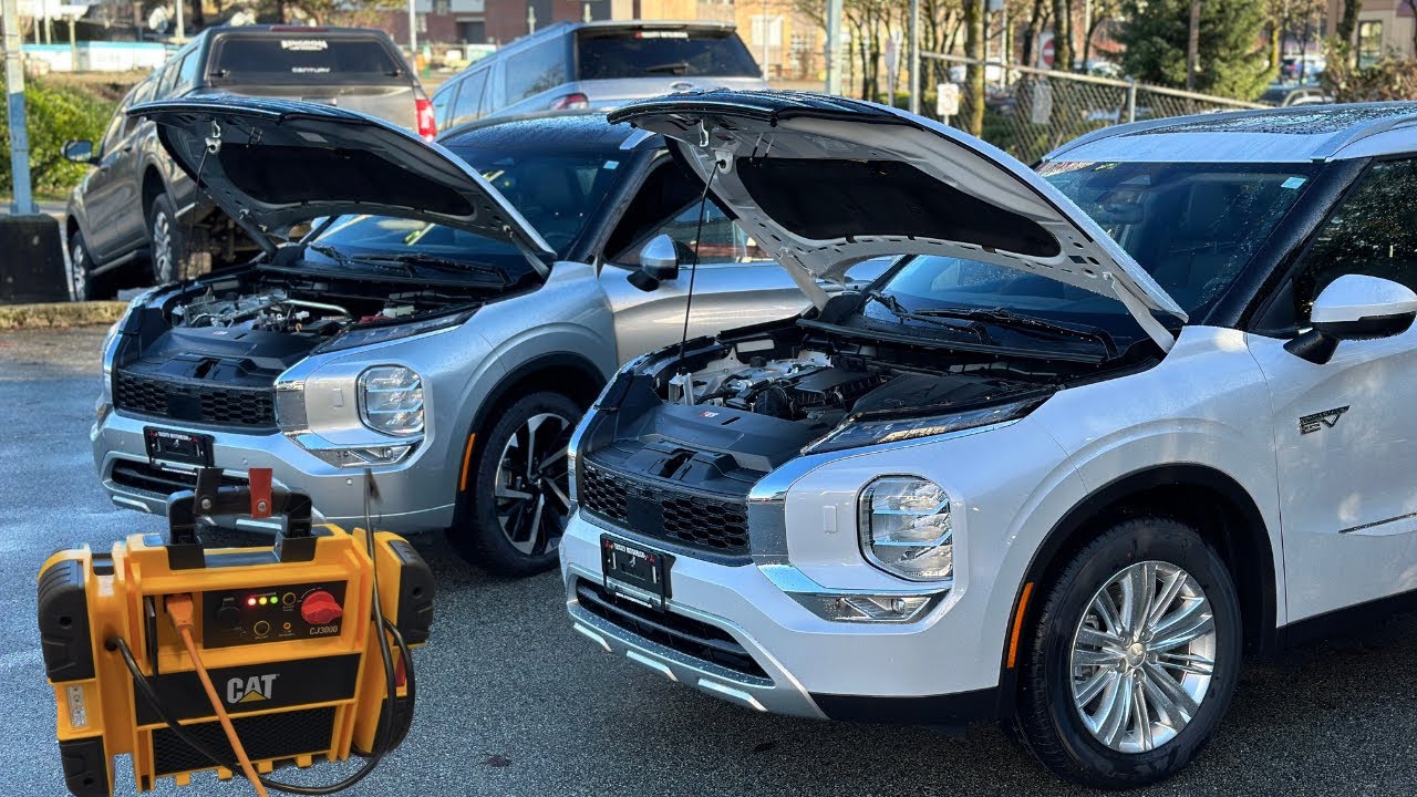 Where is Battery located? | PHEV vs GAS Outlander 2023 - YouTube