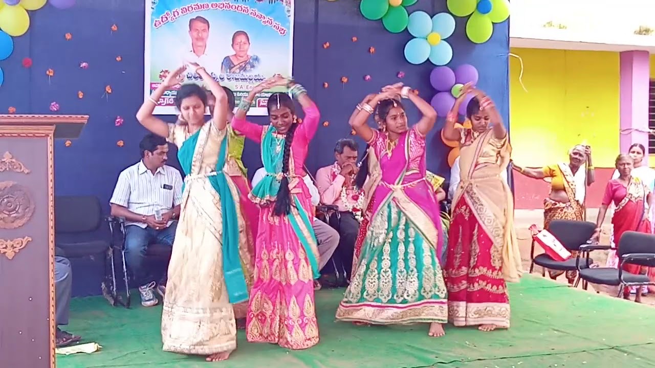 Putta mida pala pitta jajimoggulali song dance performance - YouTube
