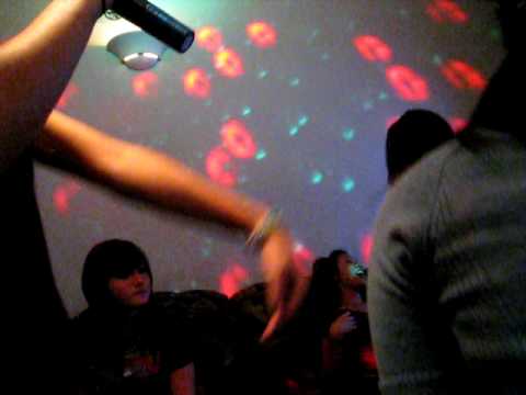 lovee in da korean kereoke clubb? ahhaa