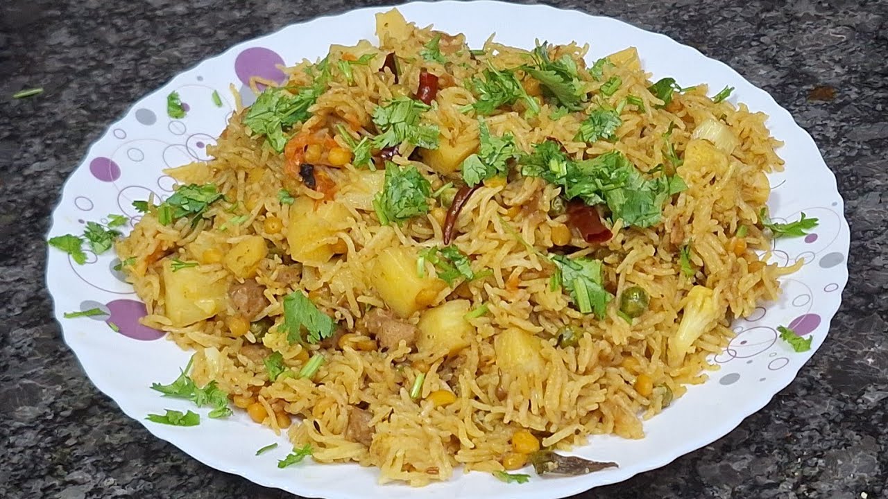 कुकर में झटपट सोया पुलाव एकदम बिरयानी जैसा |Soya pulao recipe|veg pulav ...