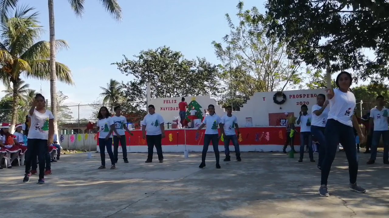 Villancico Panderetas y maracas & Despacito - YouTube