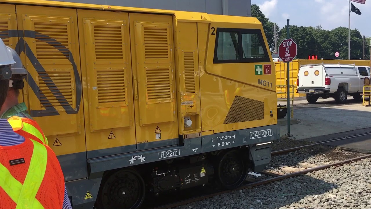 Rail Milling in NYC Aug. 7, 2018 - YouTube