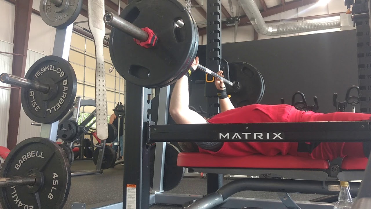 225 FOR MAX REPS ON BENCH | Small 3 rep PR - YouTube