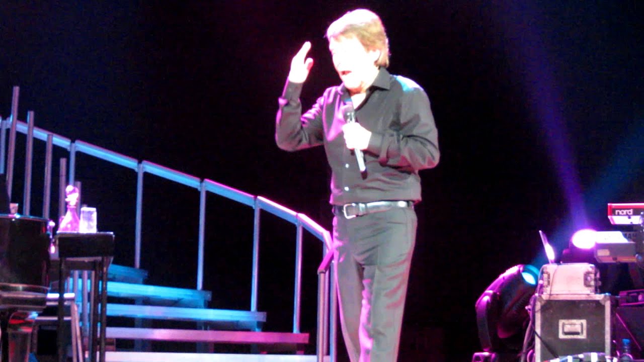 Raphael - Escandalo. Moscow November 8, 2012 - YouTube