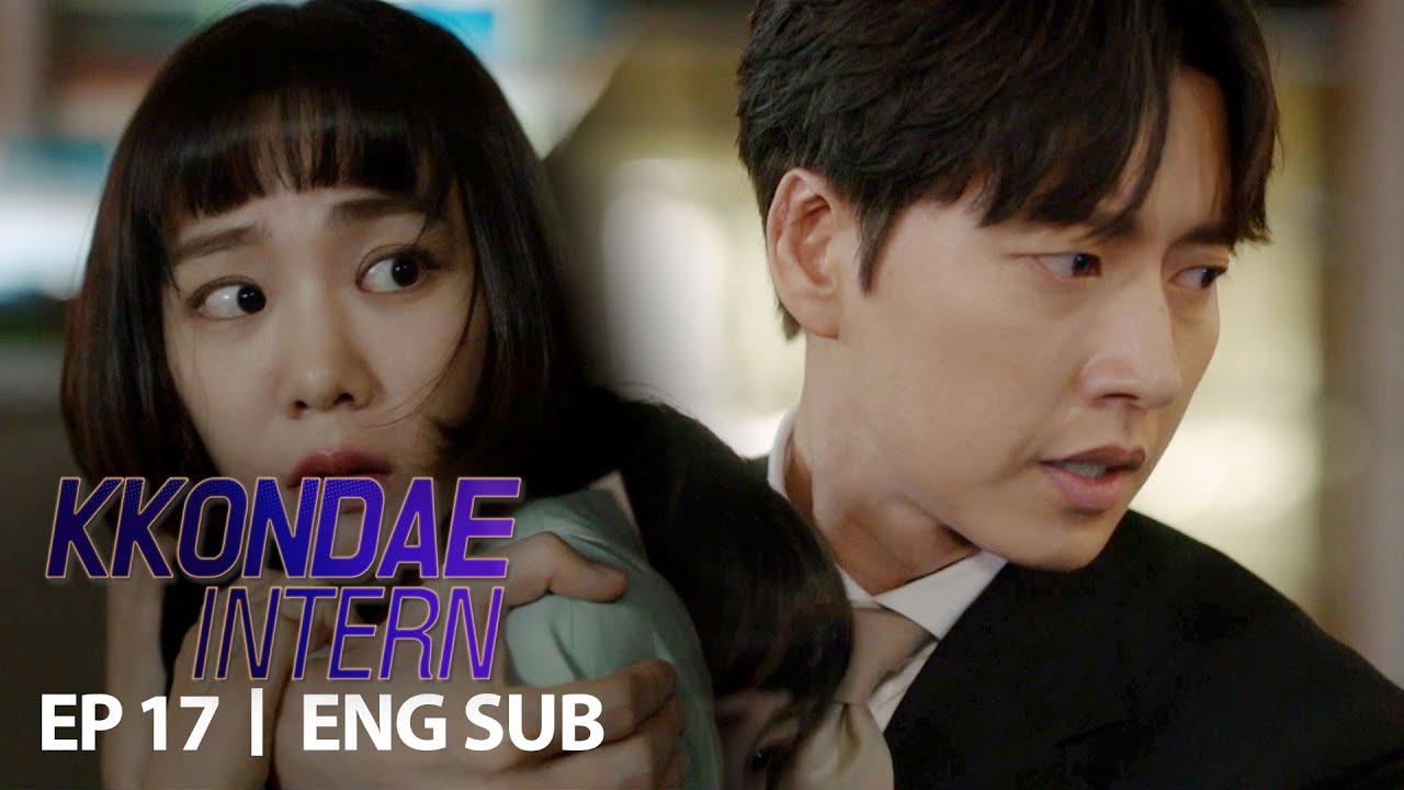 Park Hae Jin saves Han Ji Eun from danger [Kkondae Intern Ep 17] - YouTube