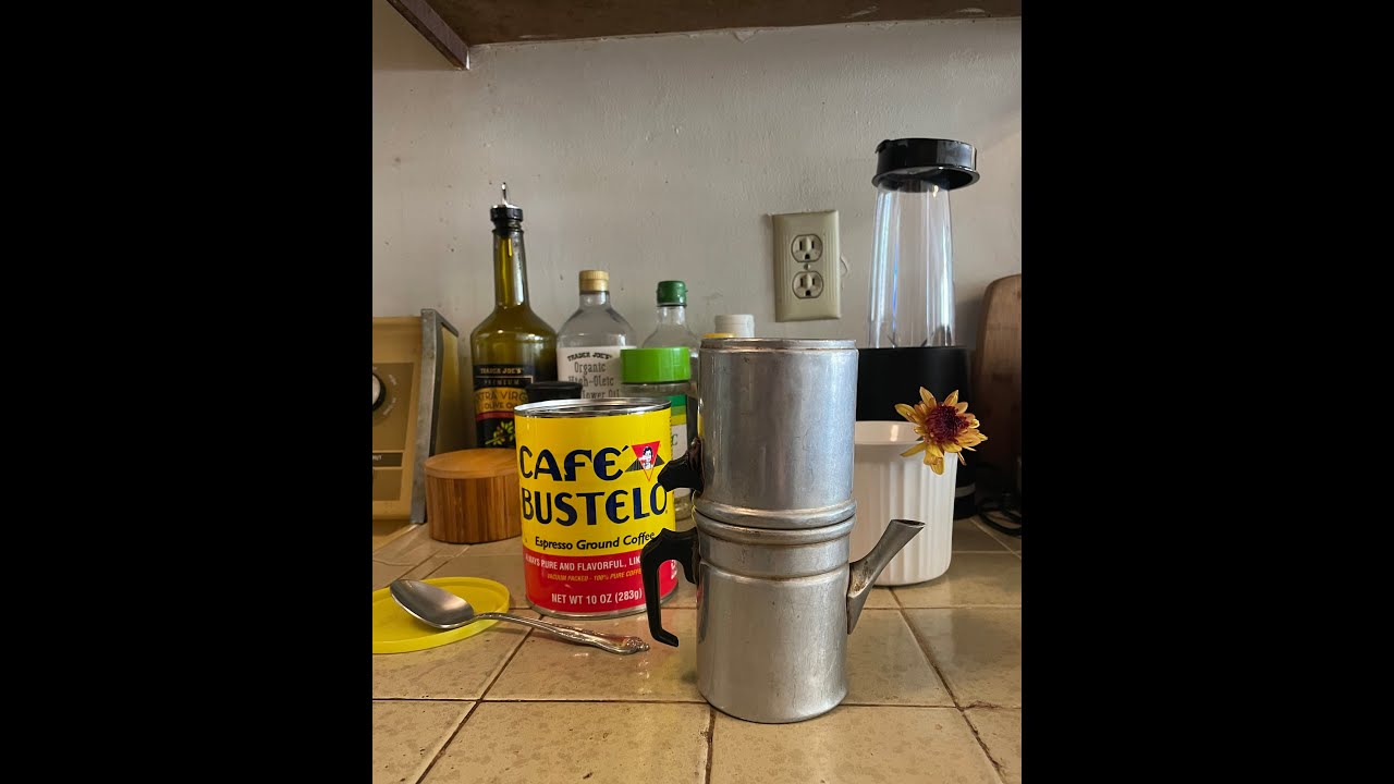 How to make coffee using a Neapolitan Drip Coffee Maker - YouTube