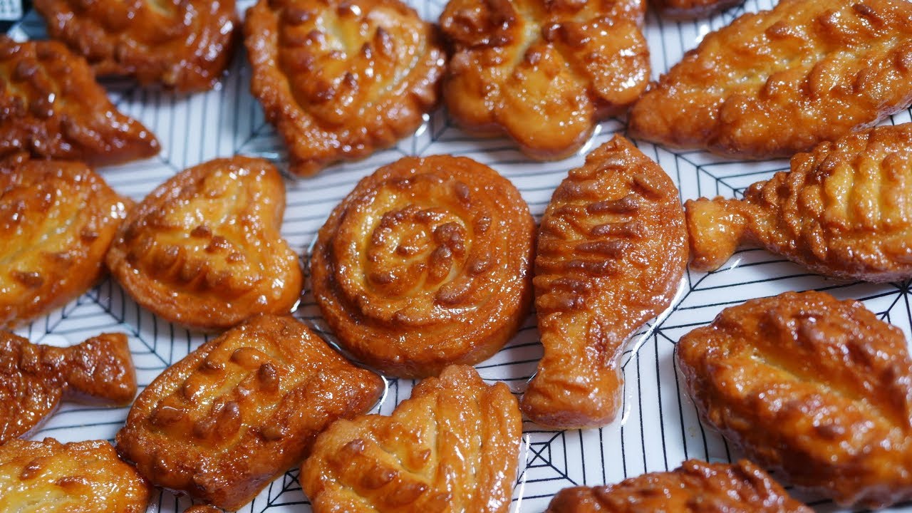 শুধুমাত্র দুধ আর ময়দা দিয়ে পাক্কন পিঠার সহজ রেসিপি। ফুল পিঠা । Easy ...