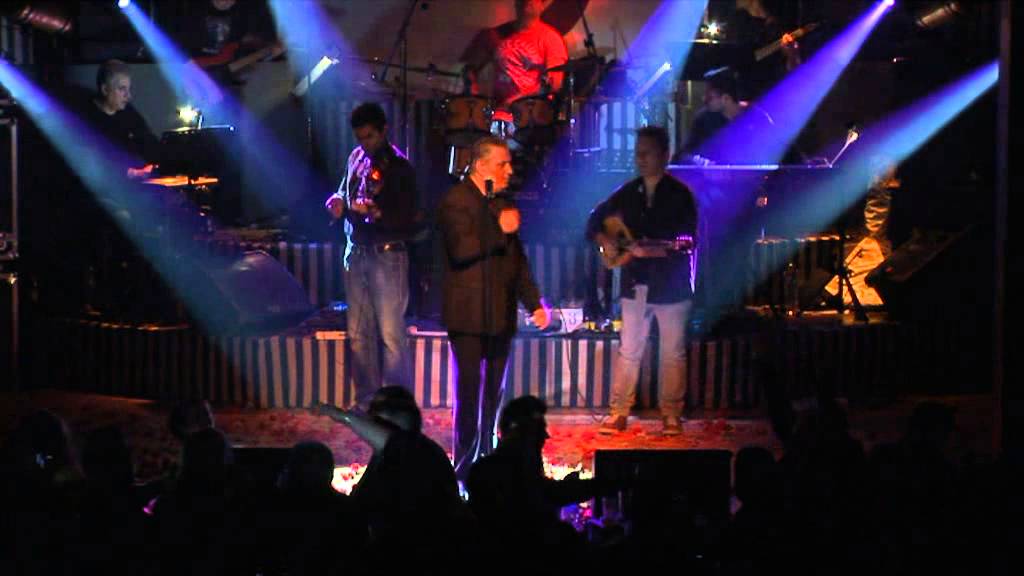 Ζαφειρης Μελας-Ετσι Ξαφνικα Live Καβαλα 2014 - YouTube