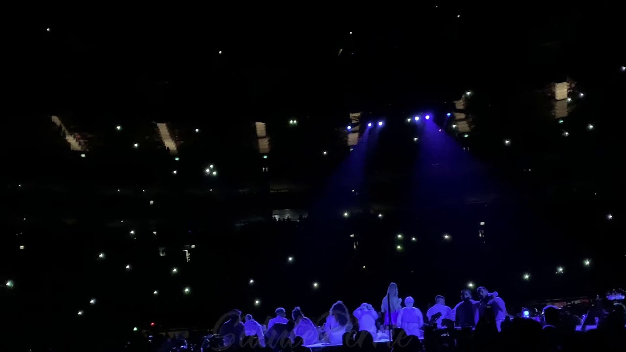 Ariana Grande - NASA | LONDON NIGHT 1 ~ PIT sweetener tour - YouTube