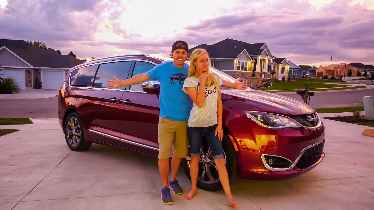 OUR FAVORITE FEATURES OF OUR FAMILY VAN! - YouTube