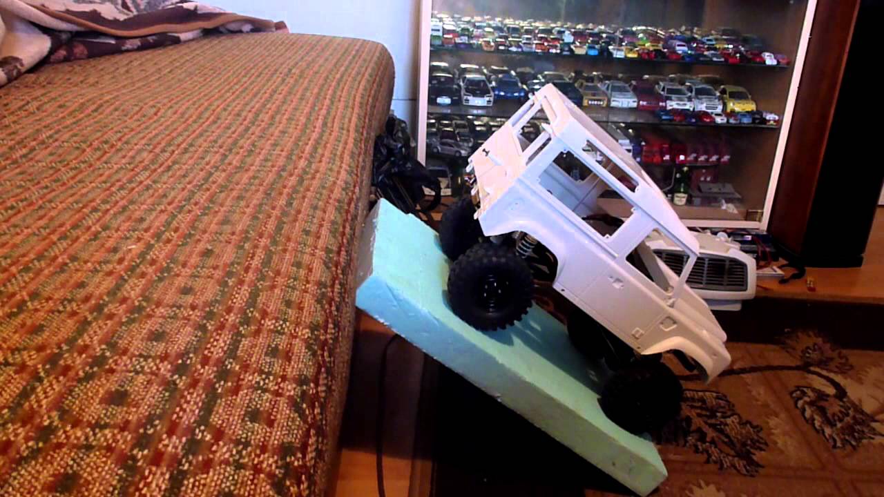 Axial SCX10+Defender D90 Hard Body - YouTube