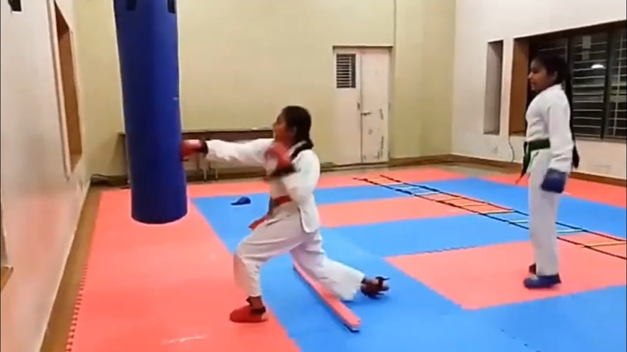 Karate class kumite(fight) training// karate lessons 🥋 - YouTube
