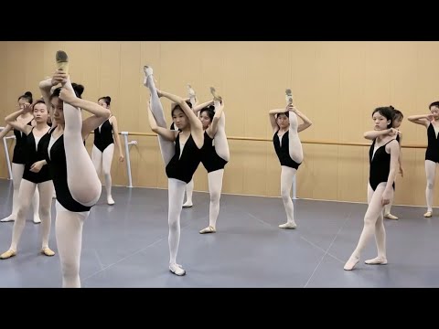 Daily training for Chinese dance students. flexibility .(130) - YouTube