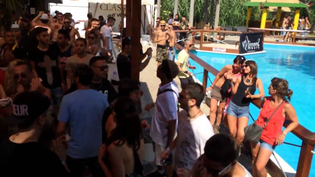 Aney F. - Classic Club, Rimini, Italy - 6.7.2014 - YouTube