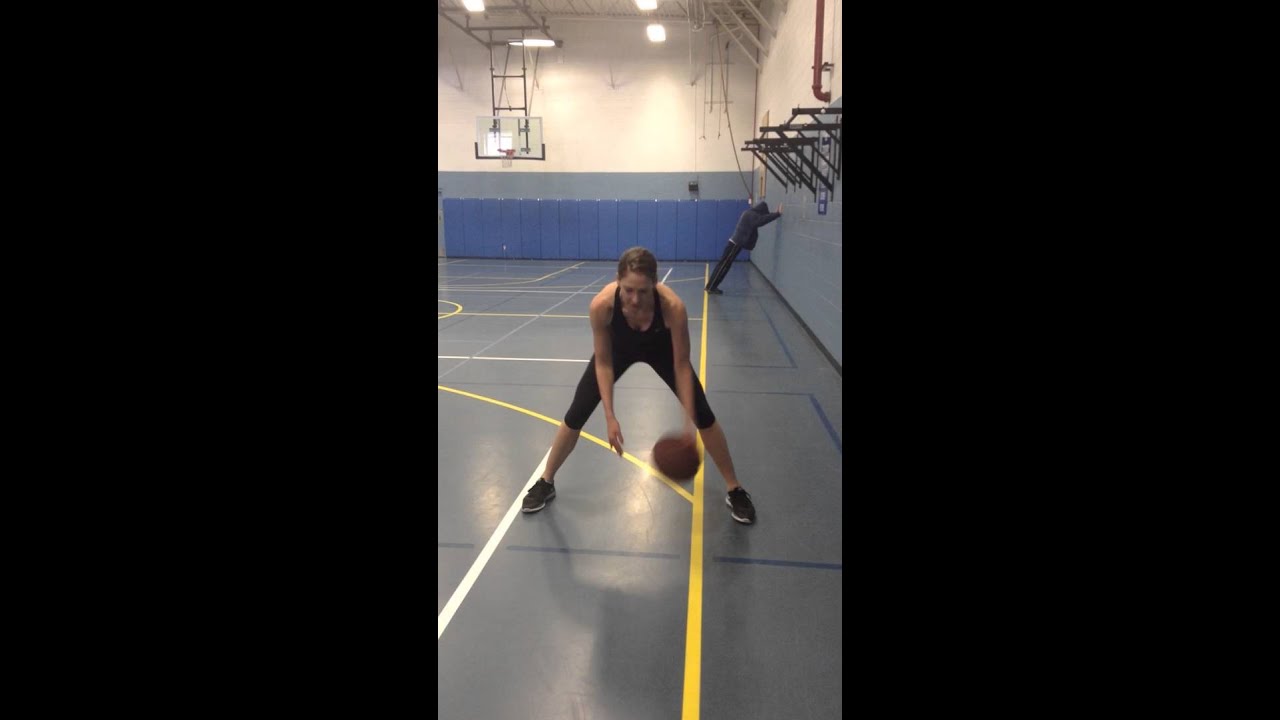 6'5'' Carolyn Moos www fitforlivinglife com dribbling 1 - YouTube