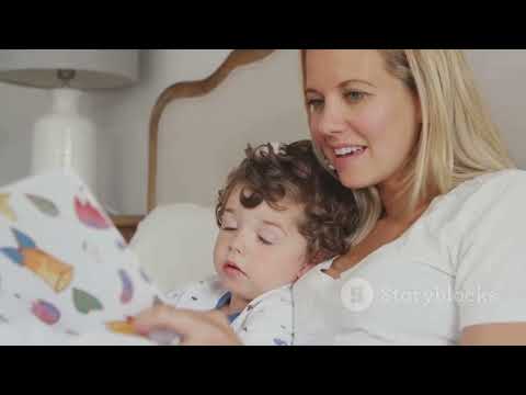 Mom Loves Me | Bedtime Rhyme for Toddlers