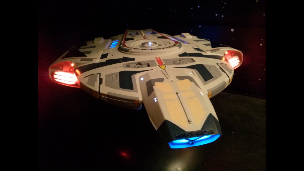 USS Defiant Build - YouTube