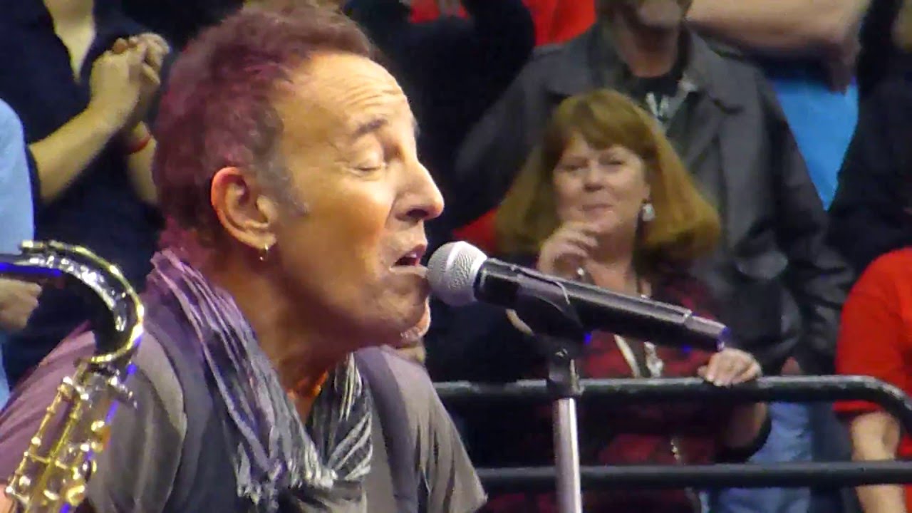 Bruce Springsteen "Bobby Jean" St.Paul,Mn 2/29/16 HD - YouTube