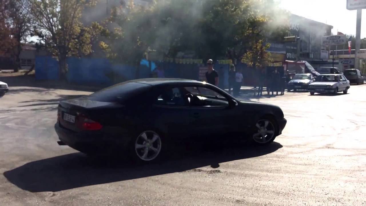 Mercedes Benz W208 CLK 200 KOMPRESSOR Drift - YouTube
