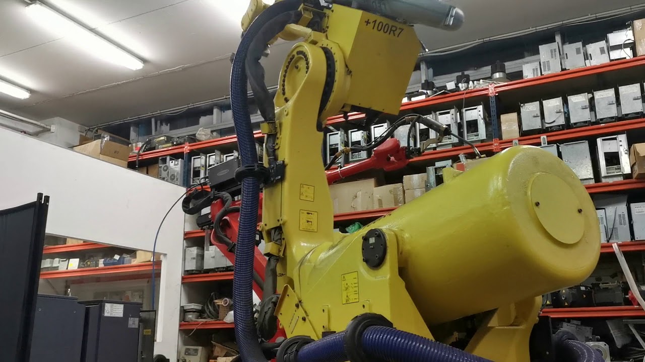 Robot Fanuc R2000ia-200R outstanding arm reach - YouTube