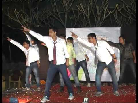 Boys Funny Group Dance - YouTube