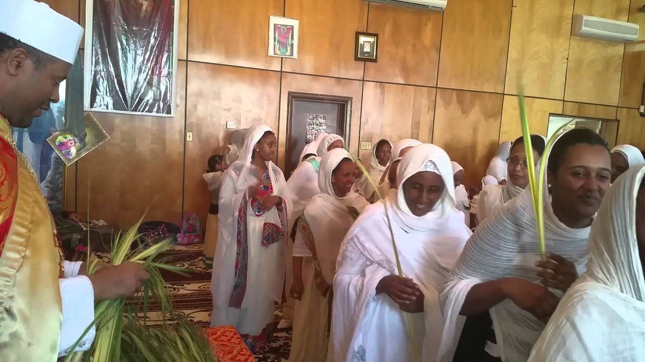 Aba giving Zenbaba Hosanna in Winnipeg April5 2015 - YouTube