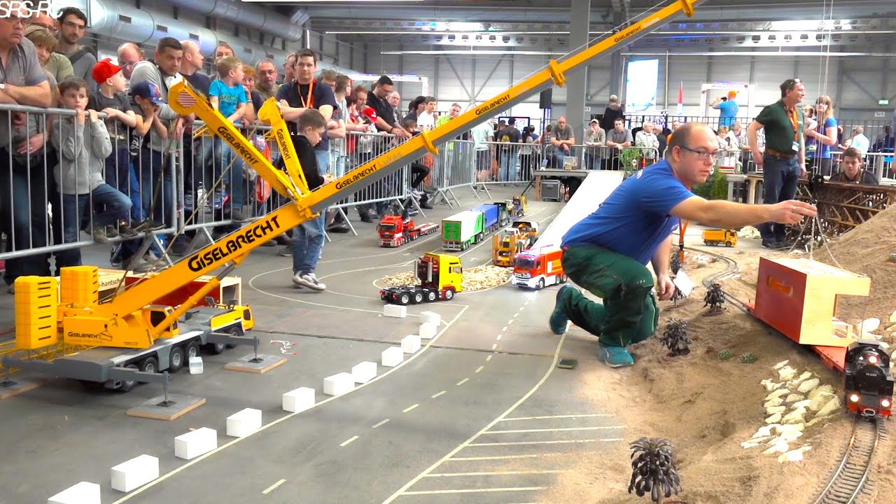 SUPER RC CRANE AND TRACTORS IN ACTION / LIEBHERR RC MACHINES / RC ...