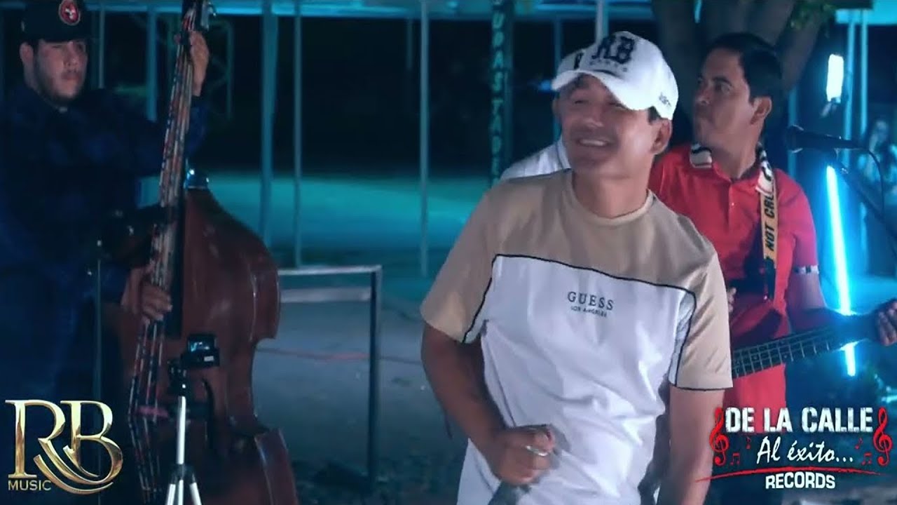 Firma De Reyes - Ella Es Una Diabla ft. Chuy Lopez [En Vivo] - YouTube ...