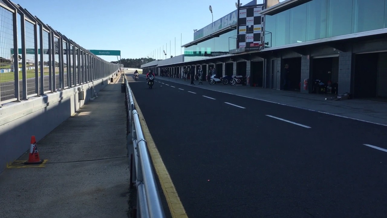 2017 GSXR1000 Woolich Racing Pit Limiter - YouTube