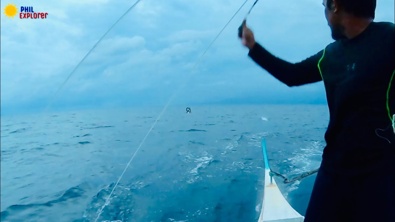 AMAZING “PAPALTOK” FISHING AT MINDORO PROVINCE, CATCHING LOT’S OF TUNA ...