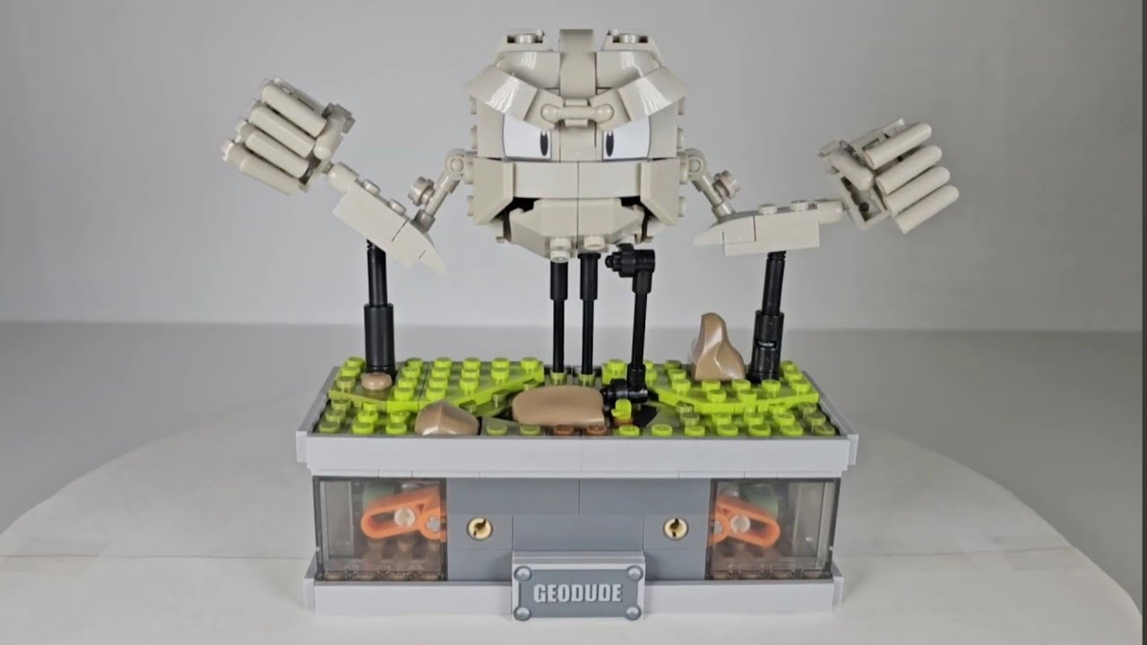 Mega Pokémon Geodude Building Set - YouTube