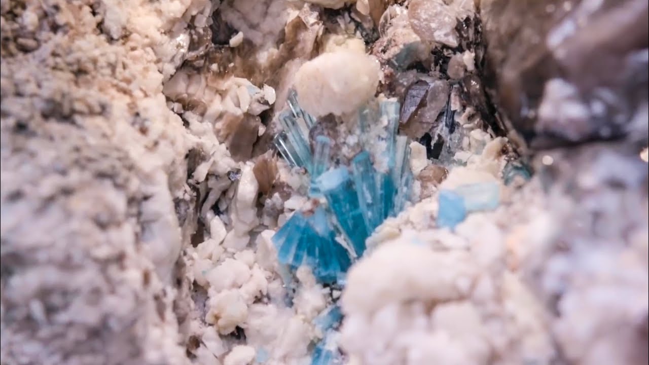 Rocks and Gold Colorado's best Gem Field. Mt Antero - YouTube