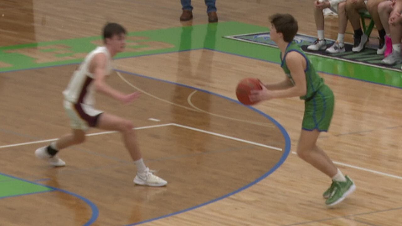 Maple River Boys' Basketball - YouTube