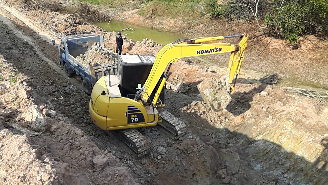 รีวิิว excavator komatsu pc 70-8 ทีมงานเจริญทรัพย์ เล็กพริกขี้หนู ครับ ...